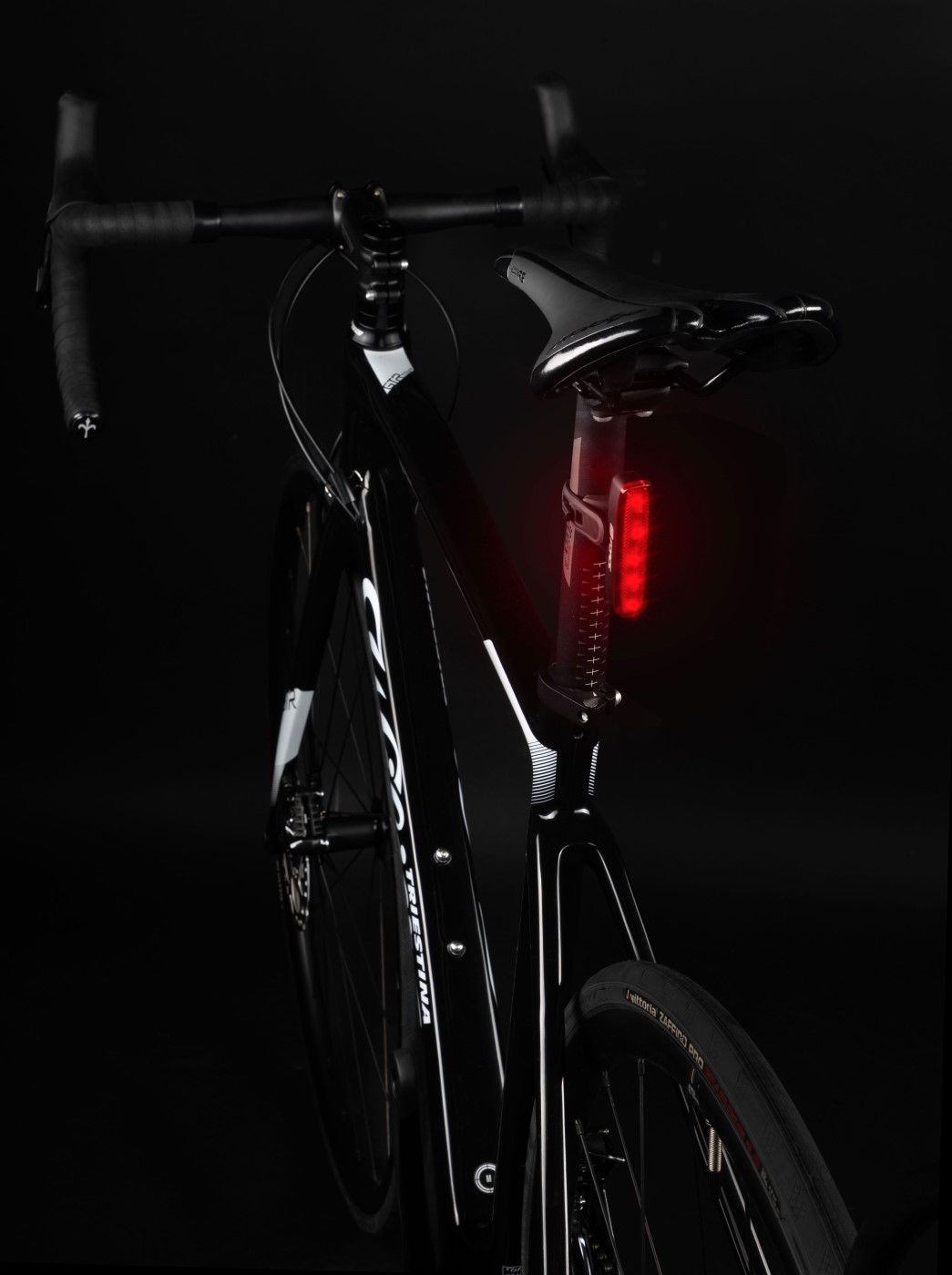 Sada světel FORCE Pipe USB | Kolokram.cz